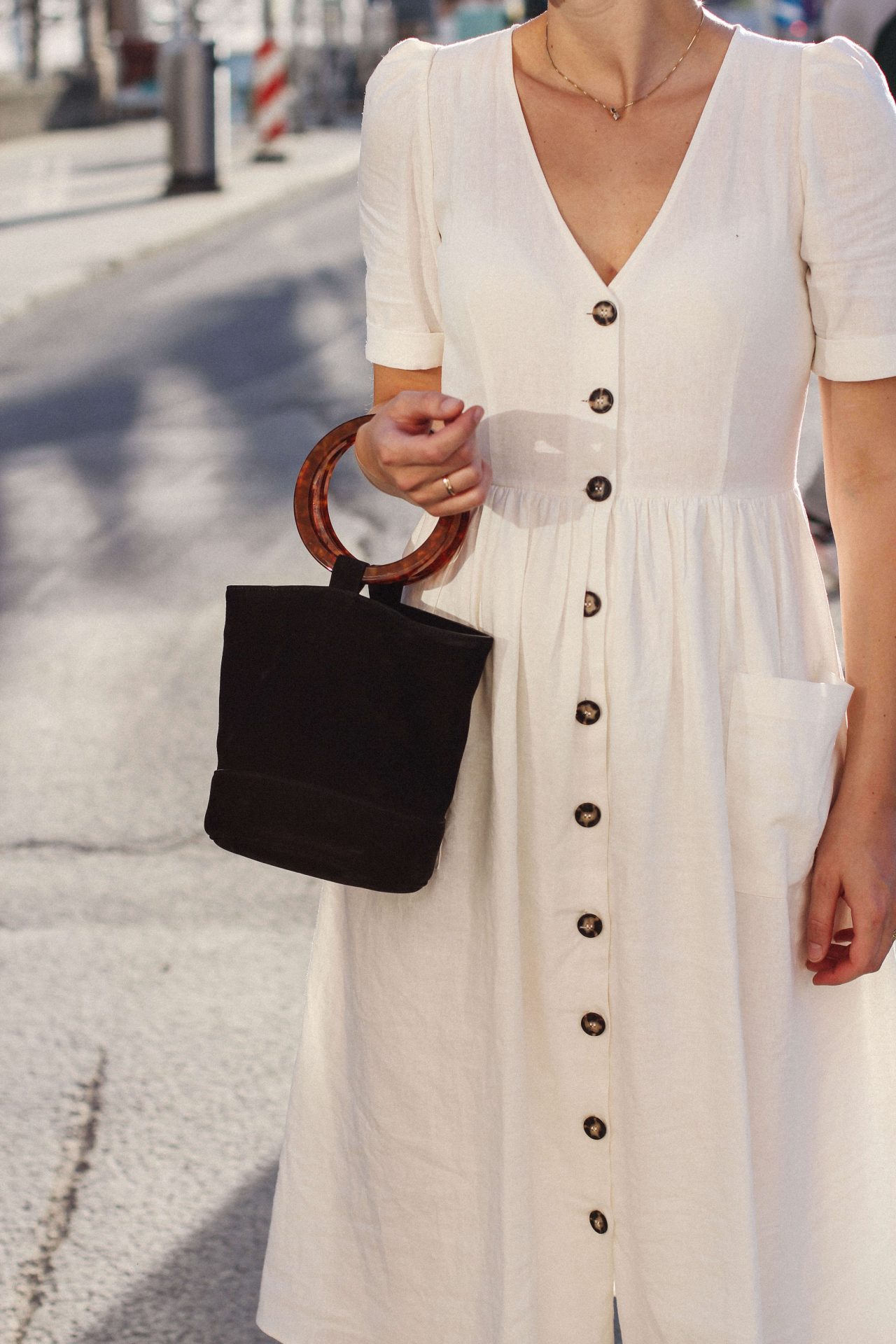 Buttoned up: Ein Trend, zwei Looks | TIFMYS Fashion Blog